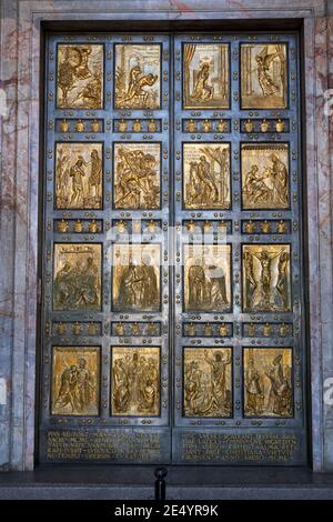 Porta Santa, Holy door, St. Peter's Basilica, historic city centre ...