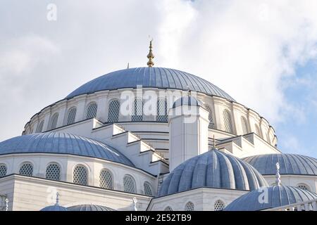 Grand Camlica Mosque (Turkish: Çamlıca Camii) is a mosque in Istanbul ...