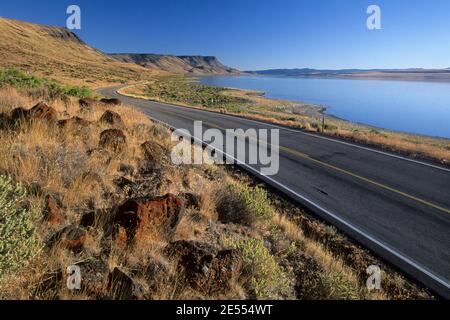 US Highway 395 & Lake Abert below Abert Rim, Abert Rim Wilderness Study ...