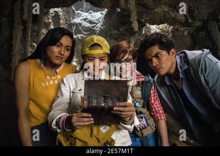 FINDING OHANA, from left: Owen Vaccaro, Alex Aiono, Lindsay Watson, Kea ...