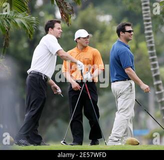 Exclusive!! Oceans Thirteen actor Mark Wahlberg gets away from the ...