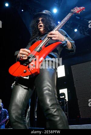 Slash of Velvet Revolver performs in concert at the 2005 Ozzfest tour ...