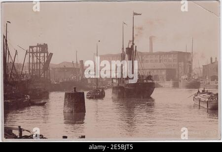 Hull Docks early 1900s Stock Photo - Alamy