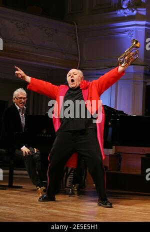 Marc Jolivet with pianist Serge Perathoner and musicians Nicola Davis ...