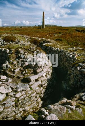 Ballowall Barrow chambered Cairn a Bronze Age Burial Chamber. Cape ...