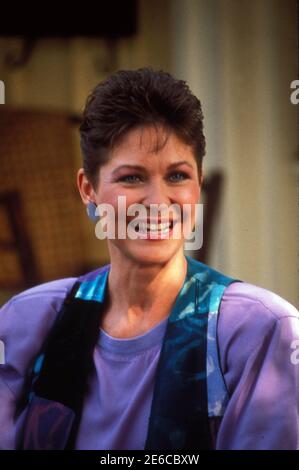 Dee Wallace 1989 Credit: Ralph Dominguez/MediaPunch Stock Photo - Alamy