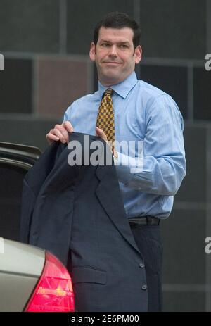 Former Enron Treasurer Ben Glisan Jr., arrives at the Houston federal ...