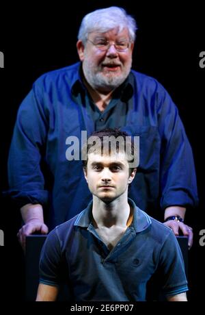Daniel Radcliffe (Alan Strang), Richard Griffiths (Martin Dysart) in ...