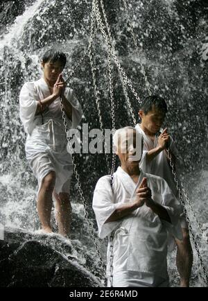 Buddhist shingon monks pray in Danjo Garan Monastery Complex in KOYASAN ...