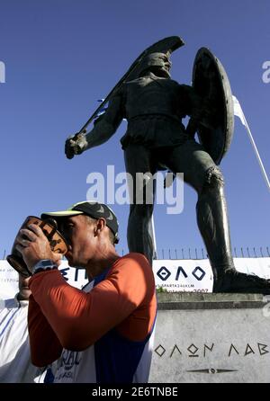 Statue of Pheidippides Stock Photo - Alamy
