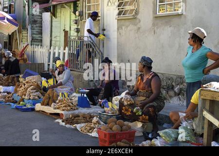 CARIBBEAN FRUIT AND VEGETABLE MARKET,DOMINICA Stock Photo - Alamy