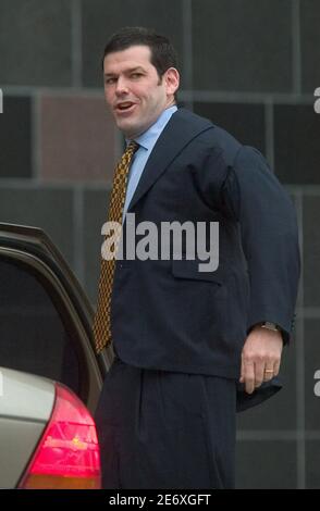 Former Enron Treasurer Ben Glisan Jr., arrives at the Houston federal ...