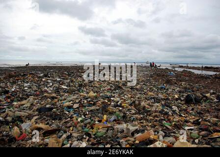 Kroo Bay slum, Freetown, Sierra Leone, West Africa Stock Photo - Alamy