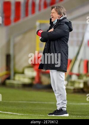 ANTWERPEN, BELGIUM - JANUARY 29: coach Franky Vercauteren of Royal ...