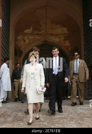 Alamgiri Gate in Lahore fort, Punjab province, Pakistan Stock Photo - Alamy