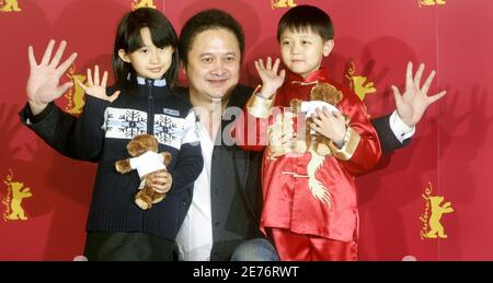 Kan shang qu hen mei Little Red Flowers Year : 2006 - China Director ...