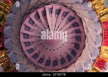 Garland of Indian currency Stock Photo - Alamy