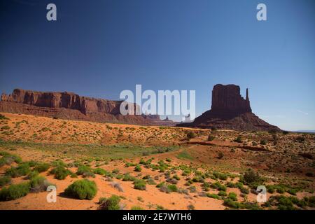 AZ Monument Valley Elephant Butte Arizona desert rock formations Old ...
