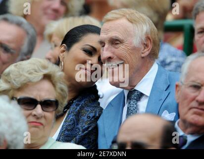 Entertainer Bruce Forsyth with his wife Wilnelia and daughters Julie ...