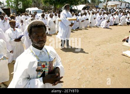 Members Shembe faith (Nazareth Baptist Church) a religious hybrid ...