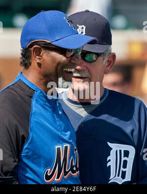 New York Mets manager Jerry Manuel (53) watches ninth inning action ...