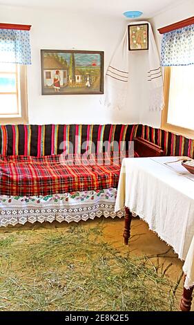 Typical Ukrainian house at historical and Cultural Reserve "Busha ...