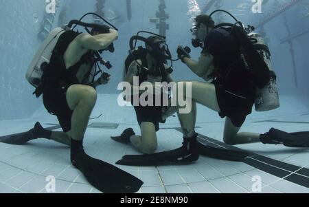 Mk. 16 rebreather training dive 130310 Stock Photo - Alamy