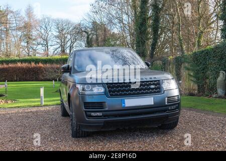 Range Rover Autograph, parked in a drive Stock Photo - Alamy
