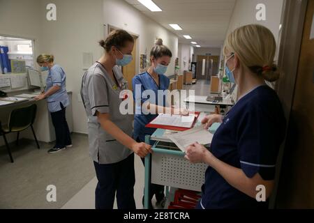 Senior charge nurse Rosario Walshe (right) with Stirling University ...