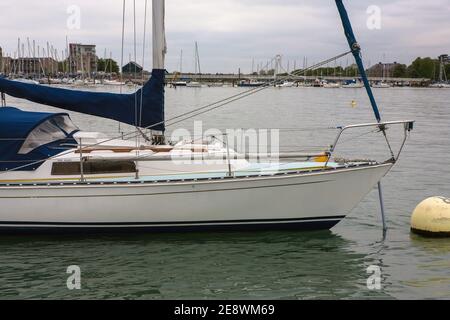 Trapper 400 (aka Trapper 28) yacht on a swinging mooring in Portsmouth ...