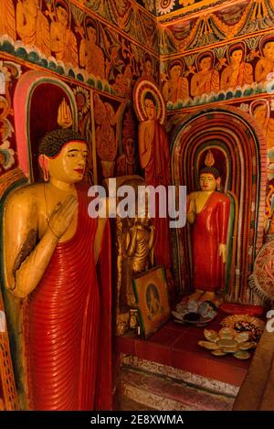 Buddha Stautes and wall painting in Kandy, Temple of the Tooth ...