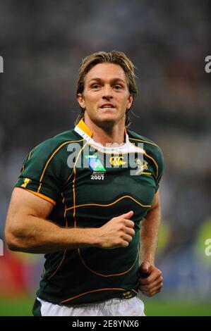 South Africa's Percy Montgomery celebrates kicking a penalty Stock ...