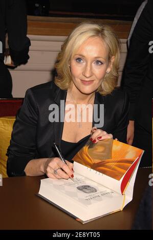 Author JK Rowling signs copies of 'Harry Potter and the Deathly Hallows ...