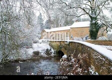 Upper Swell in the january snow. Upper Swell, Cotswolds ...