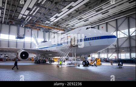Flying Observatory SOFIA, Boeing 747 SP, SOFIA (Stratospheric Observatory for Infrared Astronomy ...