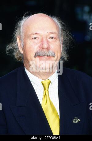 Albert Krogmann, deutscher Fernsehjournalist und Gesellschaftsreporter ...