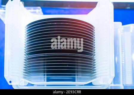 Silicon Wafers in plastic holder box Stock Photo - Alamy
