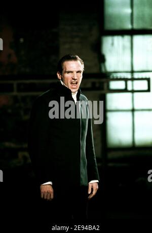 Ralph Fiennes (Coriolanus) in CORIOLANUS by Shakespeare at the ...