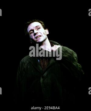 Ralph Fiennes (Coriolanus) in CORIOLANUS by Shakespeare at the ...