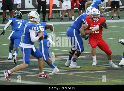 January 31, 2021 - Cincinnati Bearcats defensive tackle Ethan Tucky #92 ...