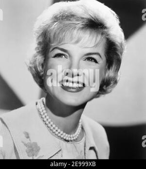 HELEN O'CONNELL (1920-1993) Promotional photo of American big band ...