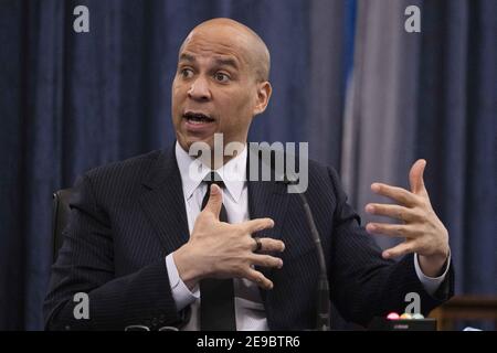 UNITED STATES - FEBRUARY 03: Sen. Elizabeth Warren, D-Mass., arrives to ...