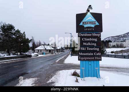 AVIEMORE HIGHLANDS SCOTLAND THE MAIN STREET SHOPS AND SIGNS Stock Photo ...