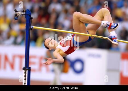 Russia's Yelena Slesarenko competes on women's high jump final during ...