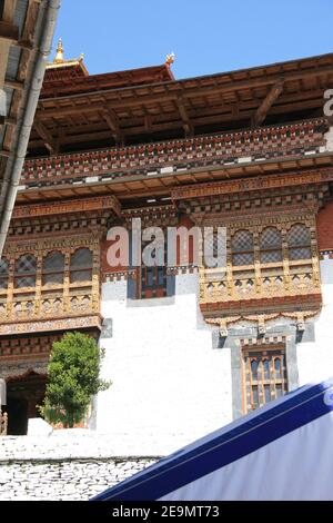 buddhist fortress (dzong) in trongsa in bhutan Stock Photo - Alamy