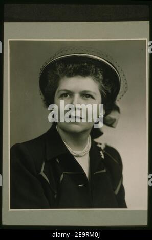 Mrs. Georgia Neese Clark, head-and-shoulders portrait, facing slightly ...