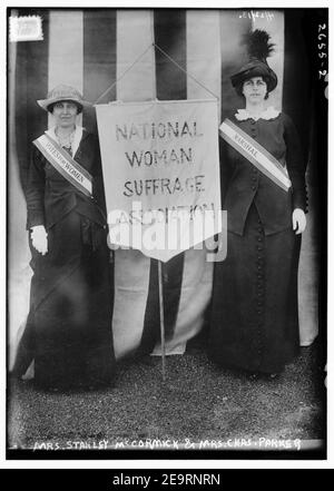 Mrs. Stanley McCormick and Mrs. Chas. Parker, between c1910 and c1915 ...