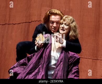 Damian Lewis (Hamlet), Pamela Miles (Gertrude) in HAMLET by Shakespeare ...