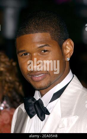 Usher arrives at the Vanity Fair Oscar Party on Sunday, March 10, 2024 ...