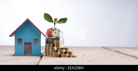 Save energy, accounting and saving money, energy saving light bulbs and ...